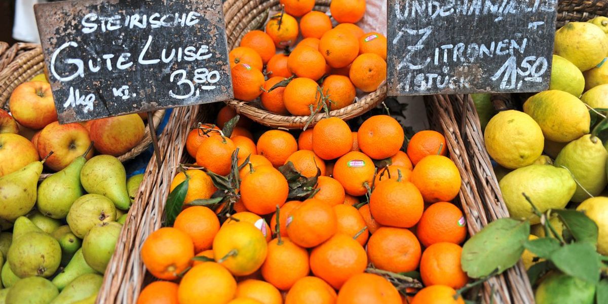 Körberl und Wagerl: Besuch beim Standler am Naschmarkt - Essen ...