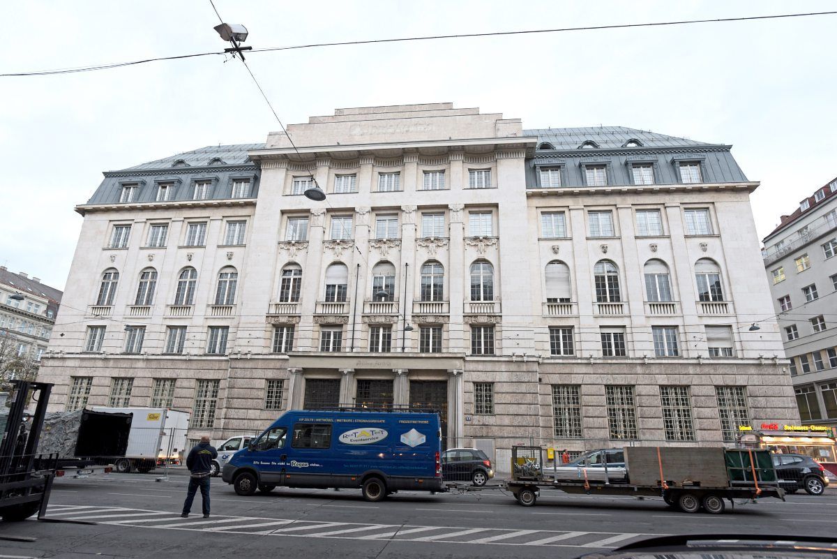 Bank Austria kann reiche Kunden und arme Banker nicht verschicken ...