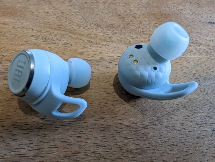 JBL Reflect Aero TWS gegen WF-1000X M4: Duell der kleinen Noise ...