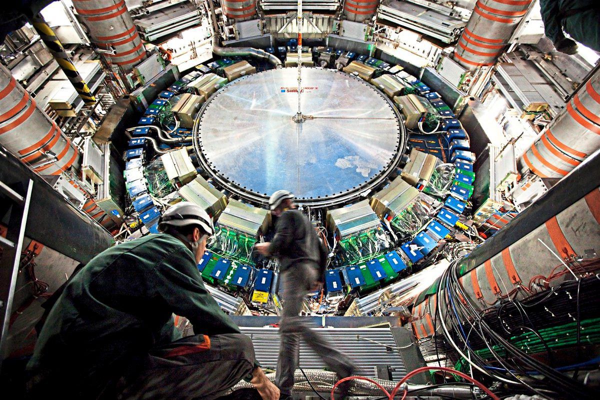 CERN-Daten für Allgemeinheit nützlich machen - Forschung Spezial ...