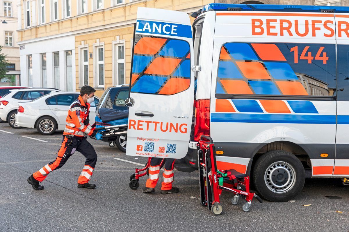 Alltag im Alarmzustand: Einen Tag unterwegs mit der Wiener Rettung ...