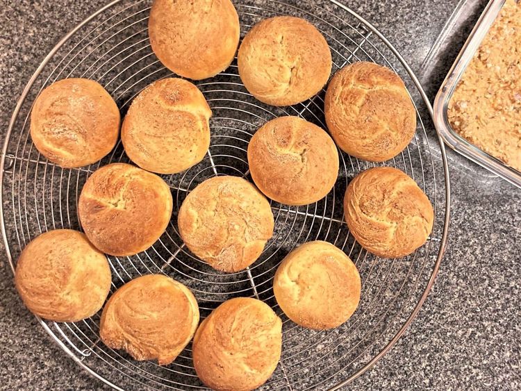 Rezept: Selbstgemachte Wachauer Laberln mit Liptauer - Backen ...