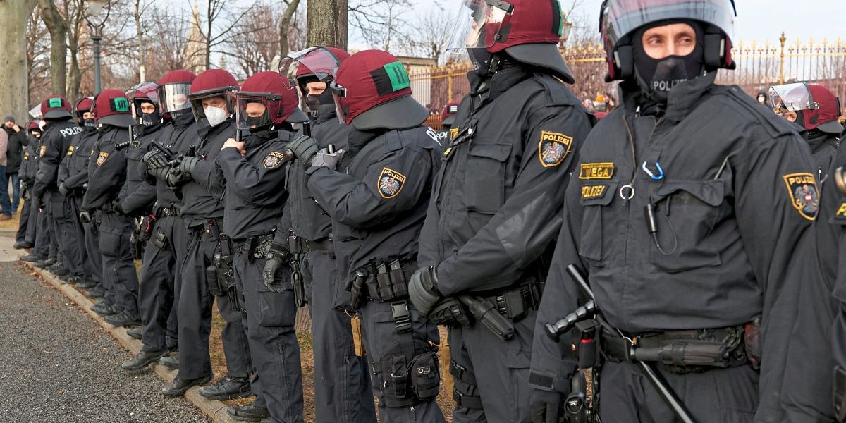 Polizei rüstet sich für Demo-Wochenende - Coronavirus - derStandard.at ...