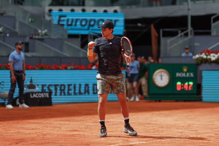 Thiem feiert souveränen Auftaktsieg in Madrid - Tennis - derStandard.de ...