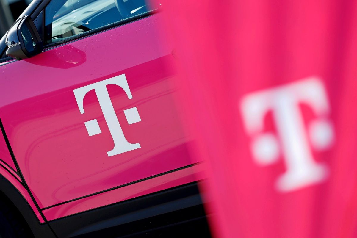 Deutsche Telekom erwägt Zusammenschluss mit T-Mobile US - Telekom ...