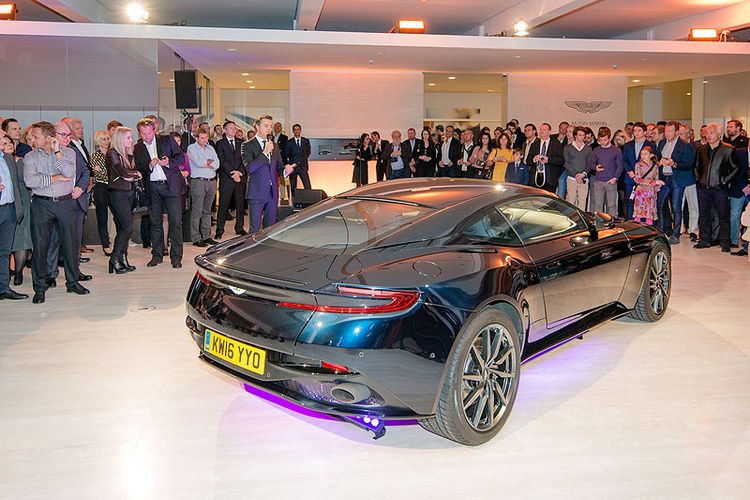 Aston Martin DB11, VW cross-up! und E-Jaguar - Auto - derStandard.at ...