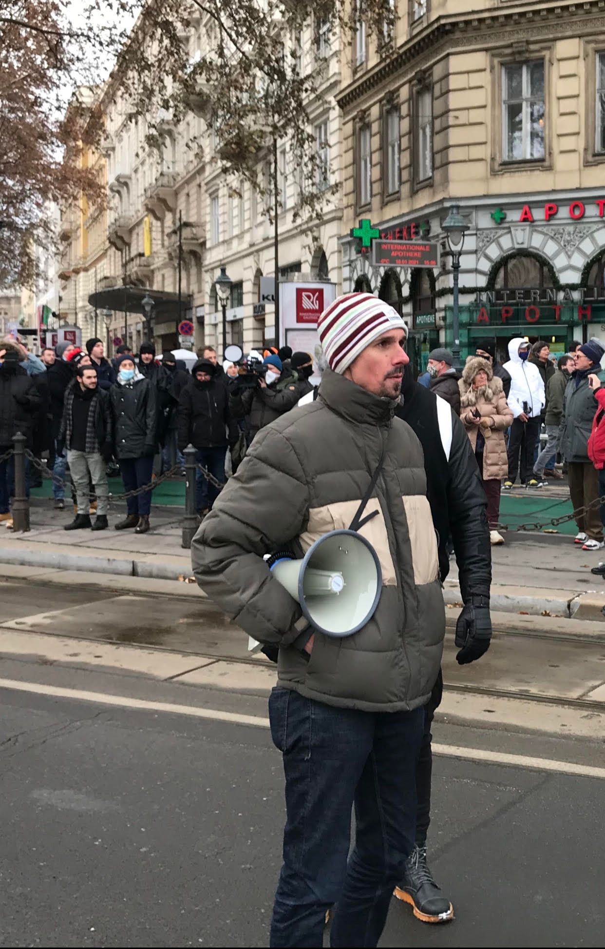 Von Grün nach rechts außen: Die Karriere des Corona-Demonstranten ...