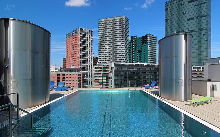 Bei Hitze aufs Dach: Die schönsten Pools in Wien - Wien - derStandard ...