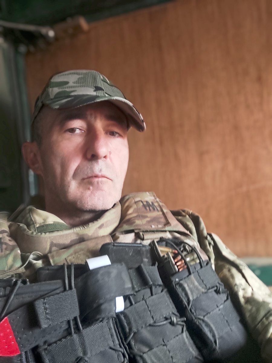 Professor kämpft in Ukraine gegen "endlose Verbrechen gegen die ...