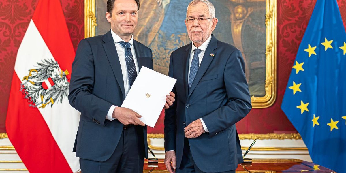 Zwist um Frage, ob Minister Totschnig wirklich Minister ist ...