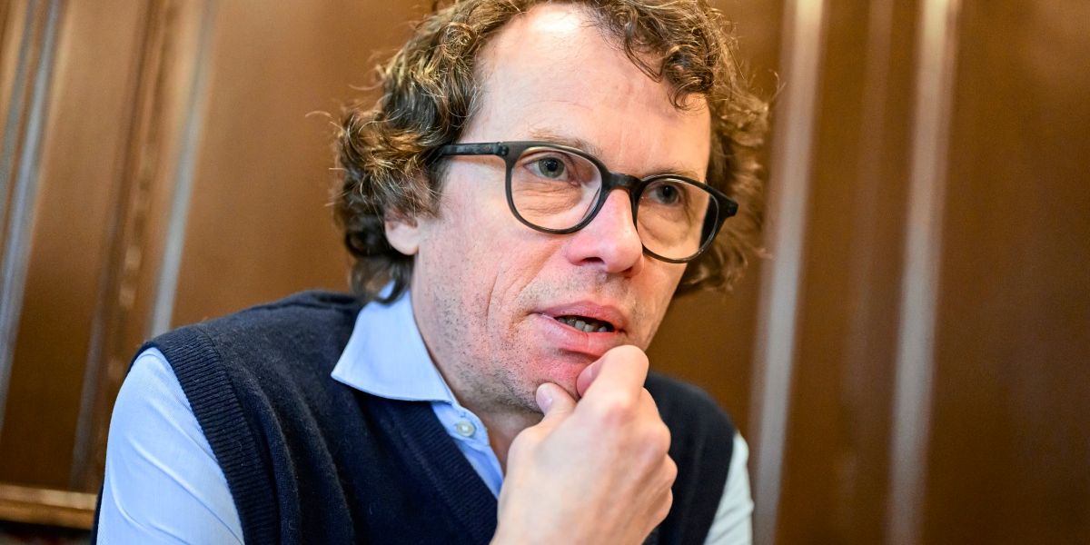 Martin Prinz liest im Parlament aus NS-Roman und hofft auf Gespräch mit Rosenkranz - Literatur ...