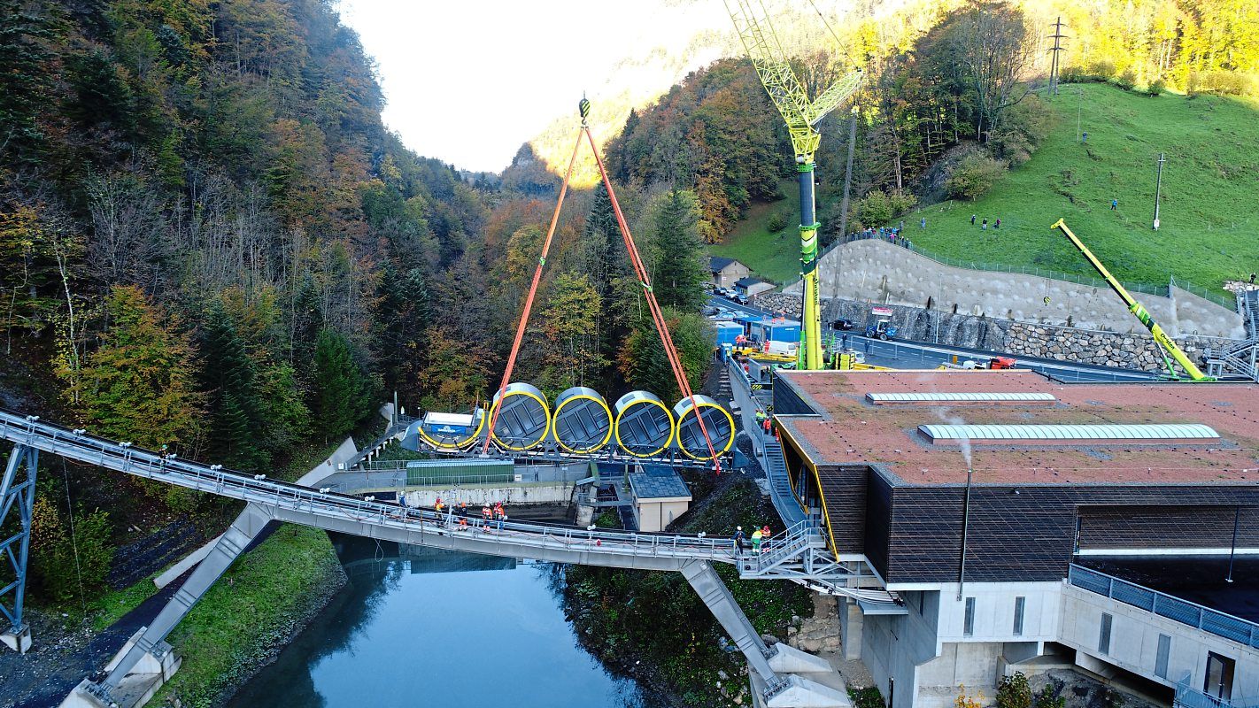 Steilste Standseilbahn der Welt geht in der Schweiz in Betrieb - Reisen ...