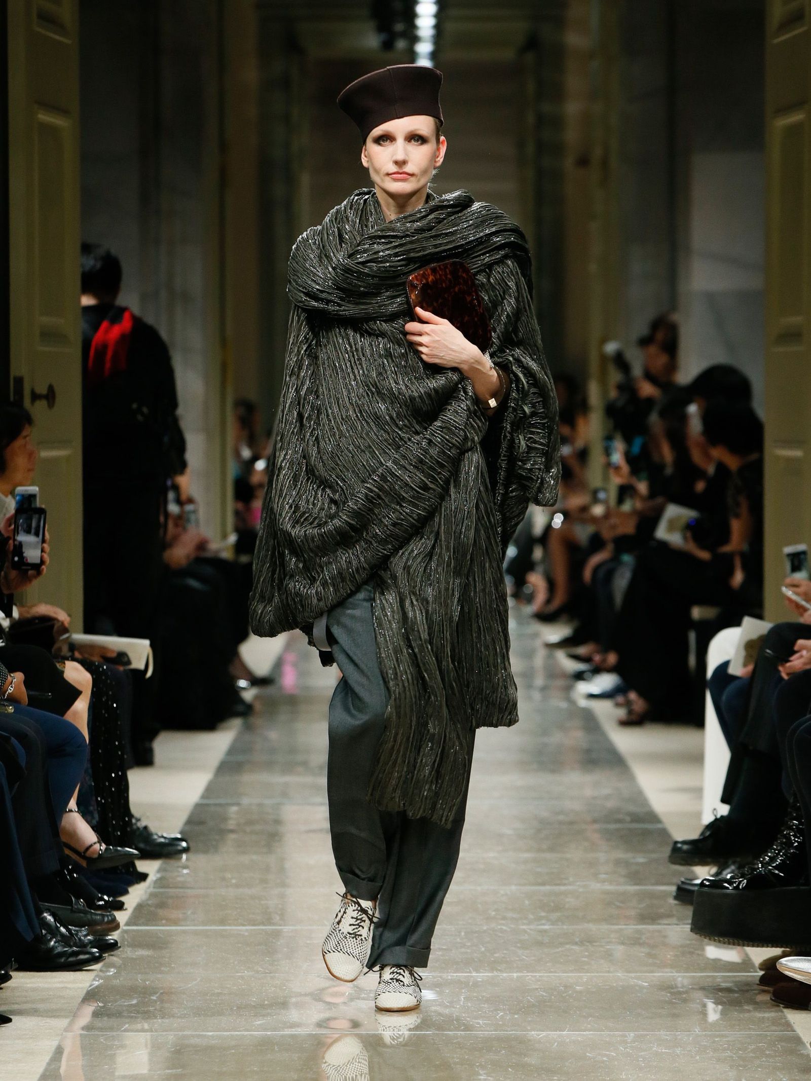 Gucci zeigte Mode in den Kapitolinischen Museen, Armani in Tokio - Mode ...