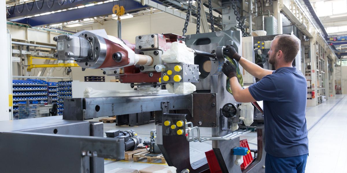 Personalabbau bei Engel im Großmaschinenwerk St. Valentin - Unternehmen ...