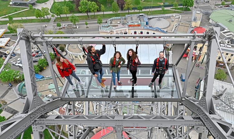 Wiener Riesenrad zum Jubiläum mit Panorama-Glasboden - Wien ...