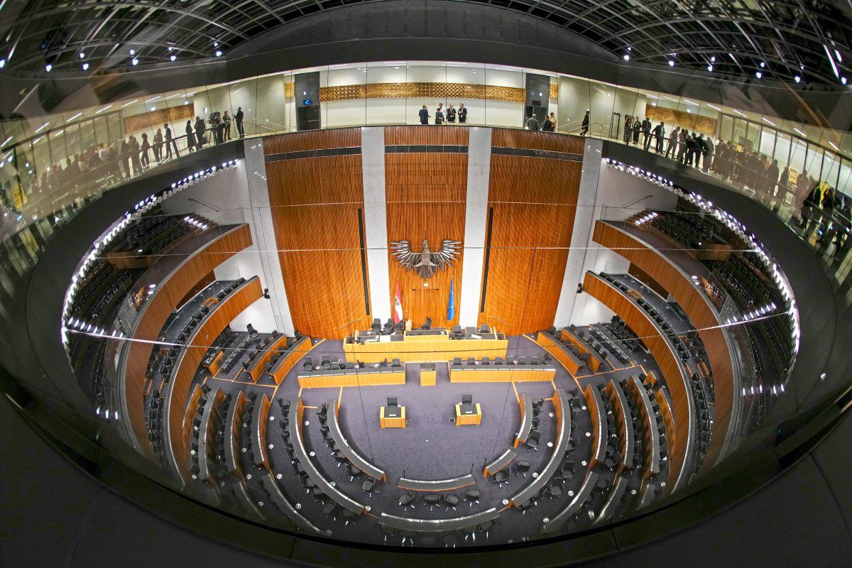 Sanierung des Parlaments: Folgt auf die äußere eine innere ...