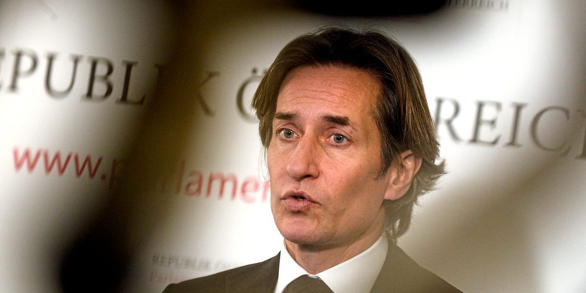 Grasser im Eurofighter-U-Ausschuss: Zwischen roten Anzeigen und roten ...