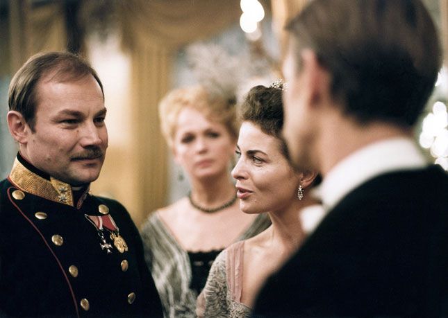 "Raubersgeschichte" Oberst Redl - Streaming & TV - derStandard.at › Etat