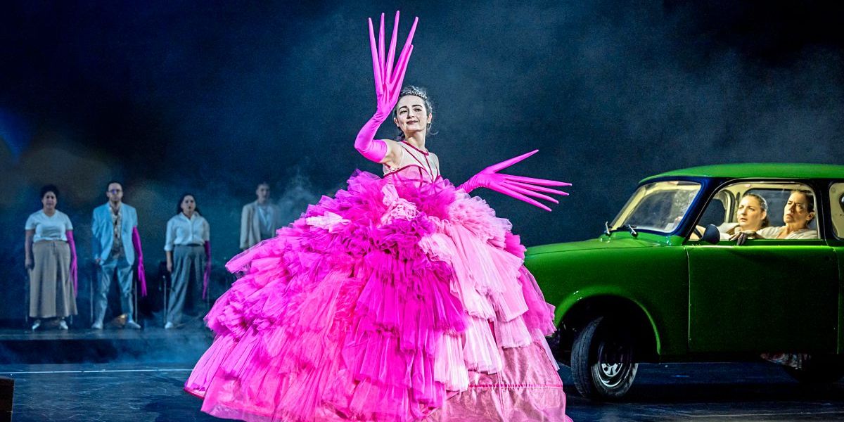 Tiroler Landestheater zeigt die Odyssee als Irrfahrt im Trabi - Theater - derStandard.at › Kultur