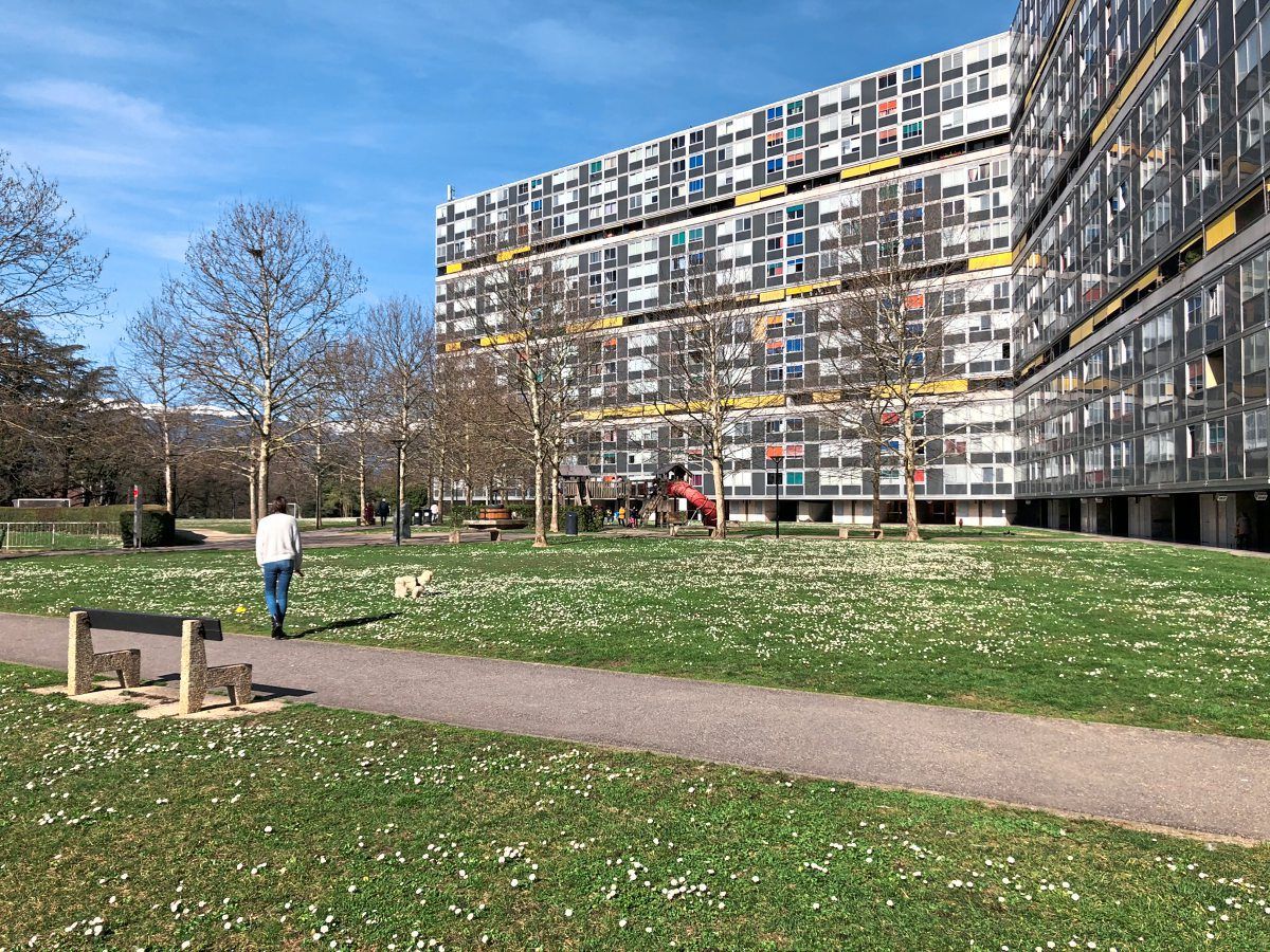 Wie die Sanierung einer riesigen Wohnhausanlage in Genf geklappt hat ...