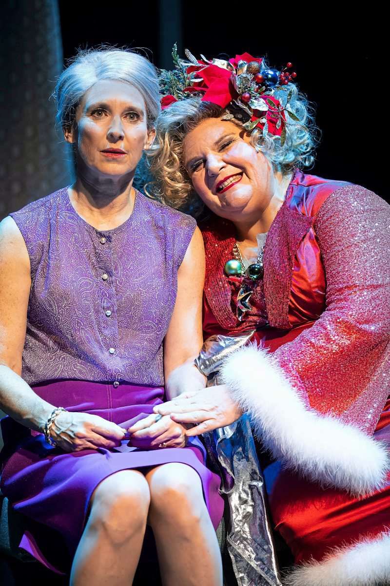 "Miss Scrooge" in den Kammerspielen ist ein echter Weihnachtsknüller ...