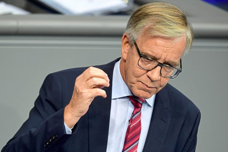 Amira Mohamed Ali zur neuen Spitze der deutschen Linksfraktion gewählt ... Amira Mohamed Ali zur neuen Spitze der deutschen Linksfraktion gewählt ...