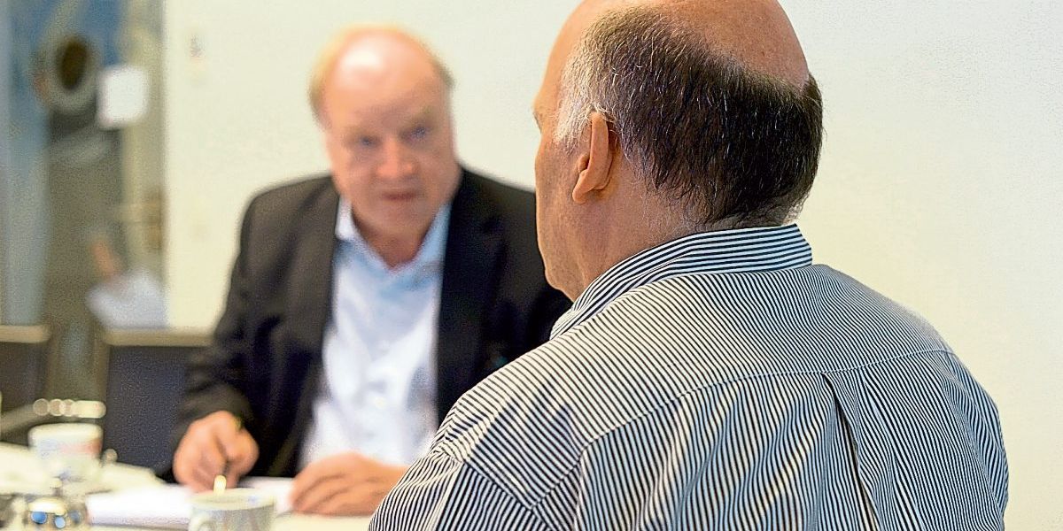 STANDARD-Kolumnist Hans Rauscher trifft kritische Poster - STANDARD ...