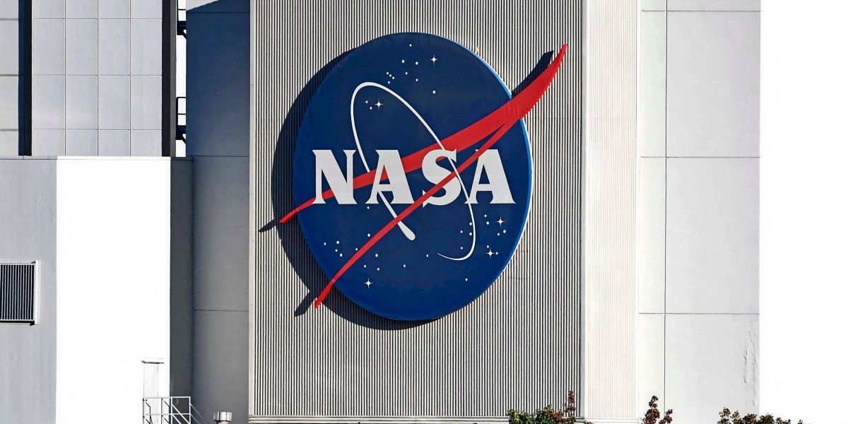 Die Nasa enthüllte neue Bilder des interstellaren Kometen 3I/Atlas - Raum - derStandard.de ...