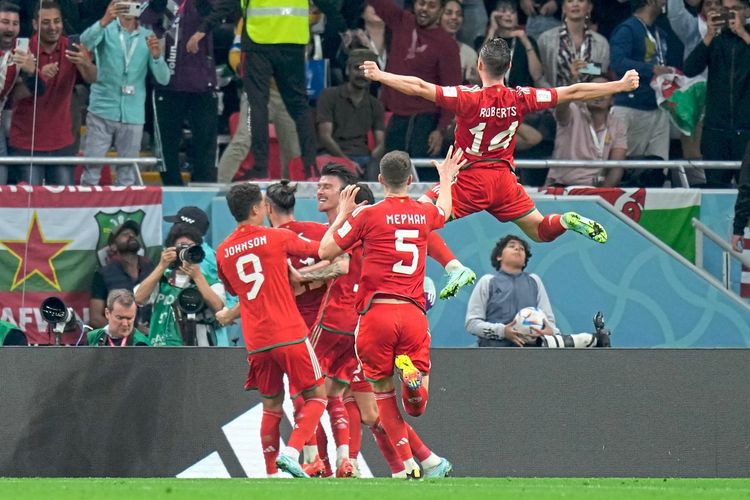 Wales rettet mit spätem Bale-Treffer 1:1 gegen die USA - WM 2022 in ...