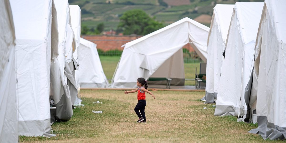 Erste Zeltquartiere für Migranten vielleicht schon am Wochenende ...
