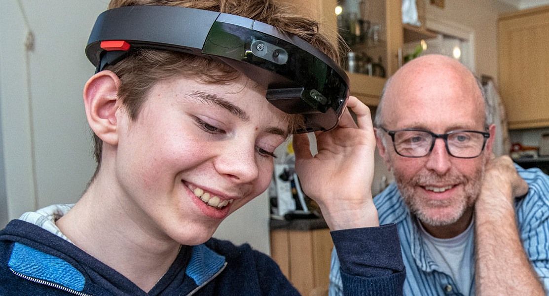 Wie künstliche Intelligenz blinden und tauben Menschen im Alltag helfen kann - Innovationen ...