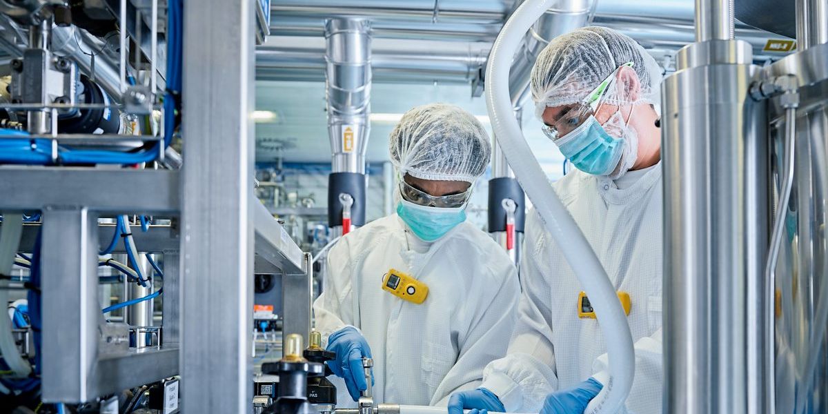 Novartis investiert 100 Millionen in Tiroler Standort - Unternehmen ...