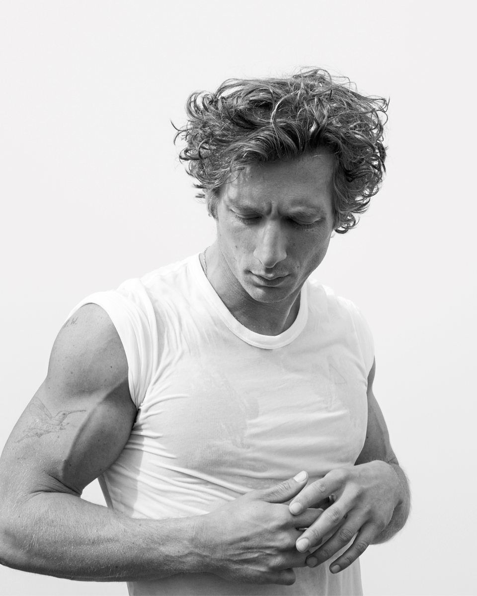 Schauspieler Jeremy Allen White als Calvin-Klein-Model - Mode ...
