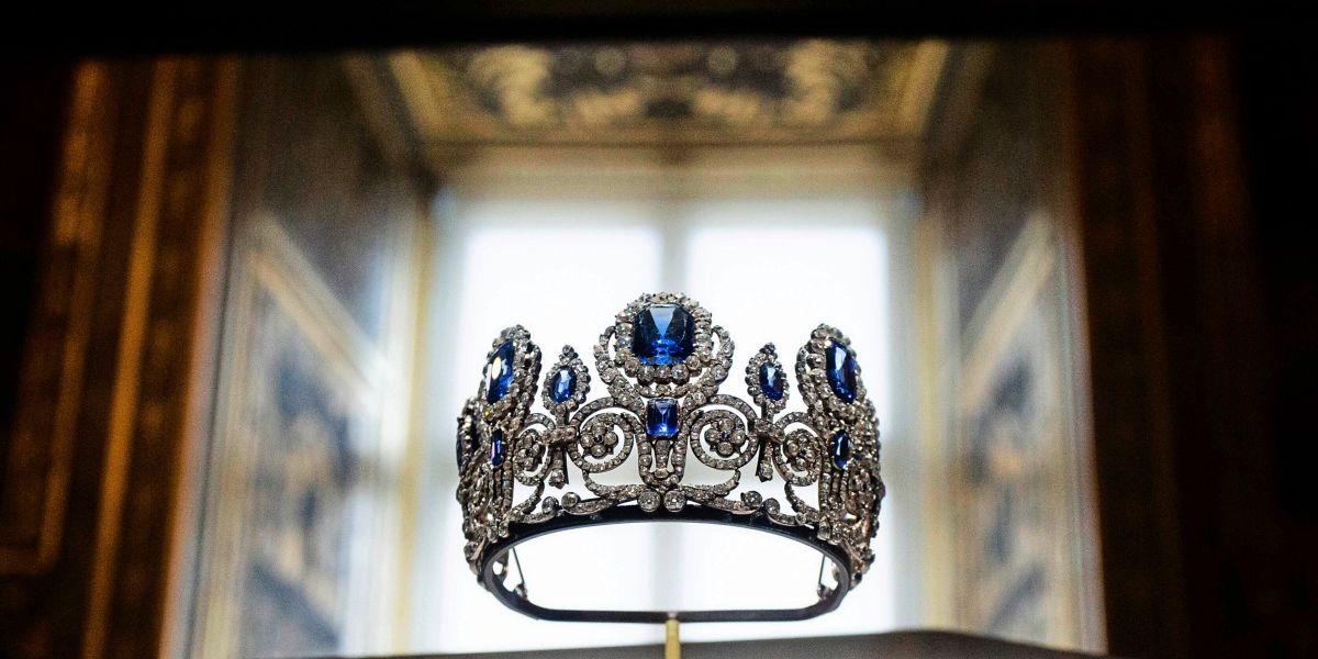 Welche Schmuckstücke aus dem Louvre gestohlen wurden - Europa ...