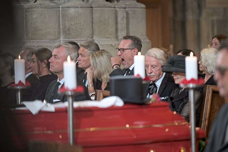 Richard Lugners letzter Weg in Bildern: Vom Stephansdom zur Lugner-City ...