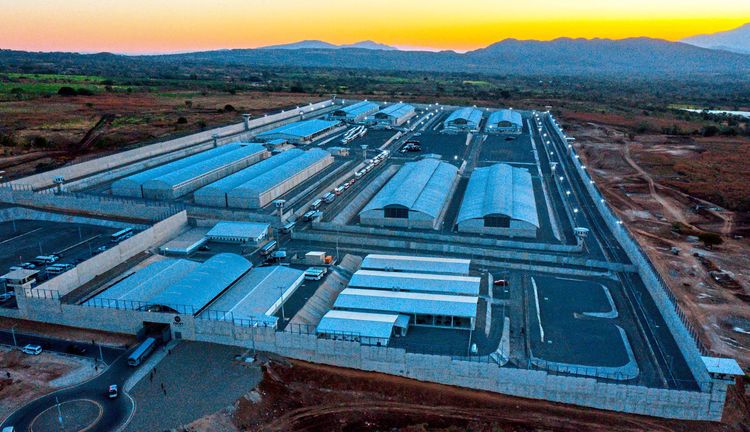El Salvador baut "Megagefängnis" für 40.000 Insassen als Zeichen gegen ...