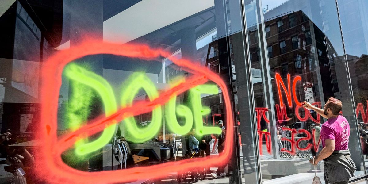 Musks Doge: Mit Schadsoftware am Rechner durch sensible Finanzdaten ...