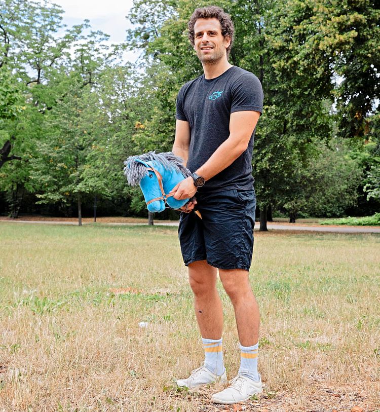 Hobby-Horsing: Das Leben ist ein Ponyhof - Sport - derStandard.de › Sport