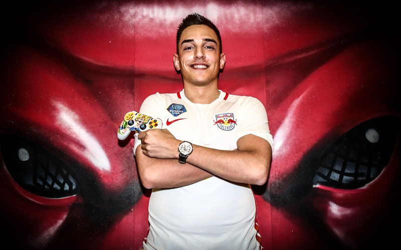 Am Drücker: Andres Torres, Red Bull Salzburgs Fifa-Profi - Red Bull ...