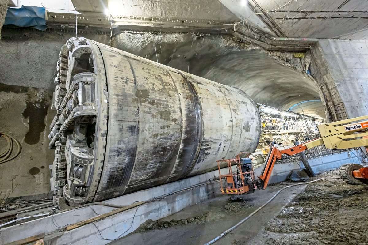 Drill, baby, drill: Wie die Tunnelmaschine Debohra der U-Bahn den Weg ...