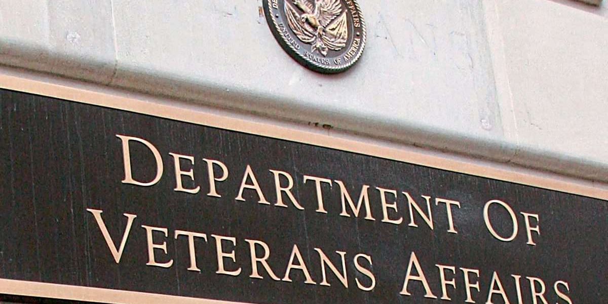 US-Veteranenministerium soll offenbar rund 80.000 Stellen streichen ...