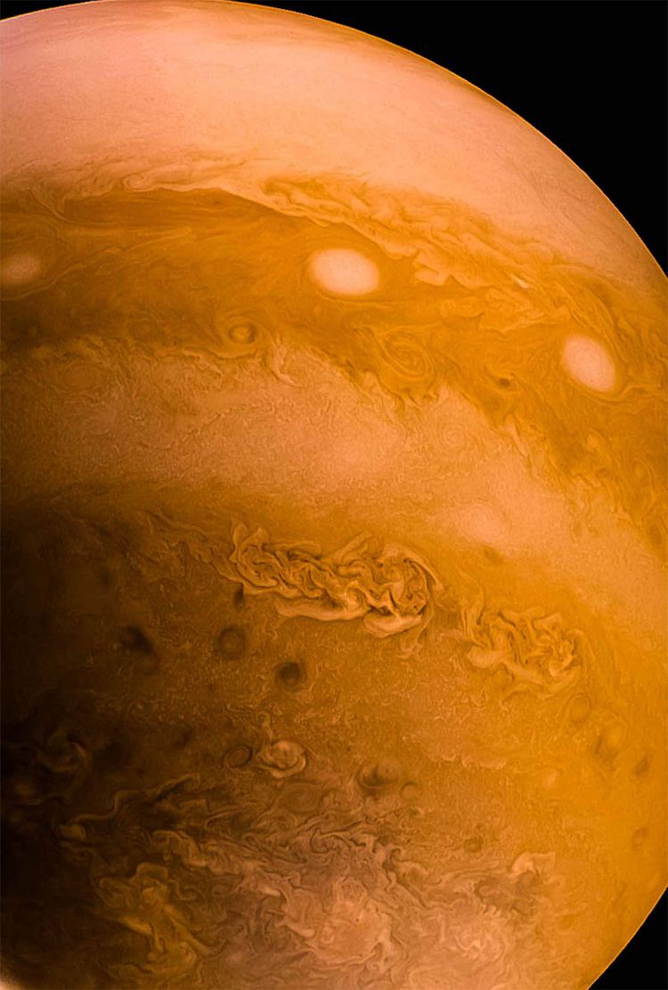 Spektakuläre Jupiter-Bilder bei achter Planeten-Umrundung - Weltraum ...