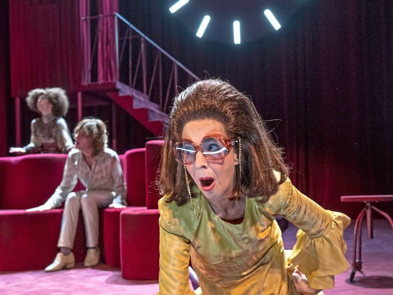 Party mit Hackebeil: "Die kahle Sängerin" am Schauspielhaus Graz ...