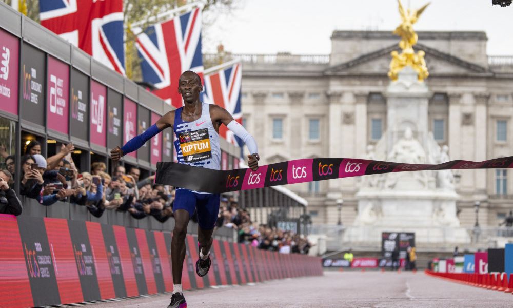 Kiptum läuft bei London-Marathon zweitschnellste Zeit der Geschichte ...