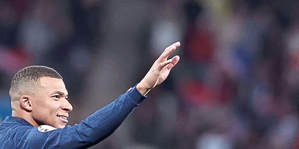 Mbappé kündigt Abschied von Paris St. Germain an - Fußball - derStandard.at › Sport