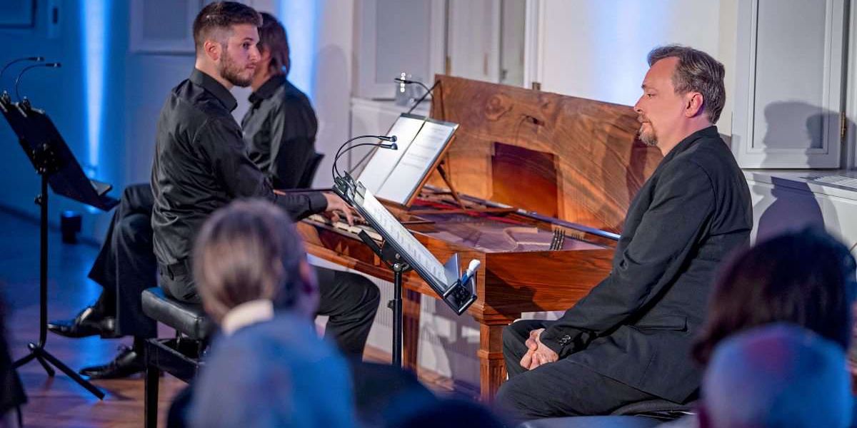 "Kleine Nachtmusiken" mit Georg Nigl - Musik - derStandard.at › Kultur