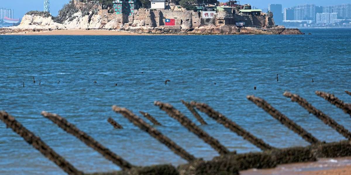 China provoziert Inselstaat erneut in der Meerenge von Taiwan - Taiwan - derStandard.at ...