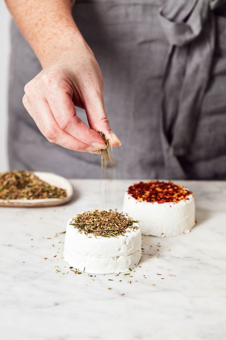 Modern Cheesemaker: Wie man daheim Käse herstellt - Bücher zum Thema ...