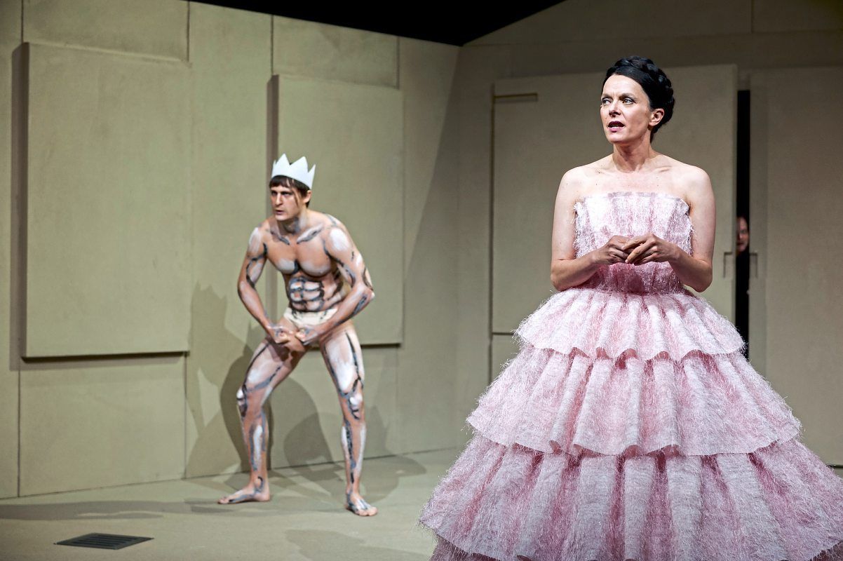 "Europa flieht nach Europa": Ein riesengroßer Spaß! - Theater ...