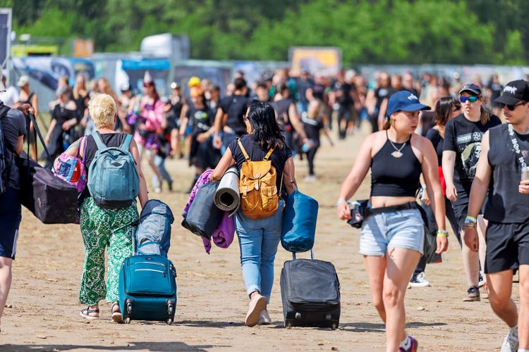 Nova Rock – Abreise vom Festivalgelände läuft - Musik - derStandard.at ...